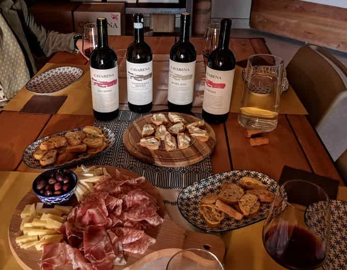 Mazzurega: Degustación guiada de comida y vino con visita al viñedo ...