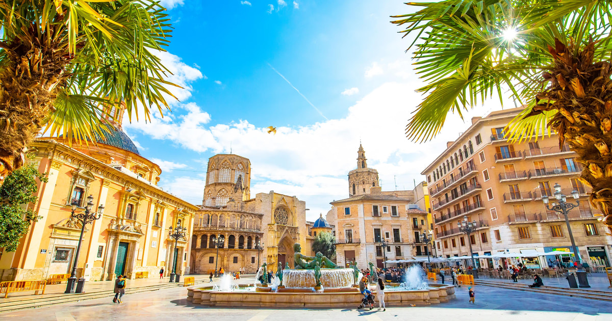 Valencia: Zwischen zwei Toren Selbstgeführte Smartphone-Tour | GetYourGuide
