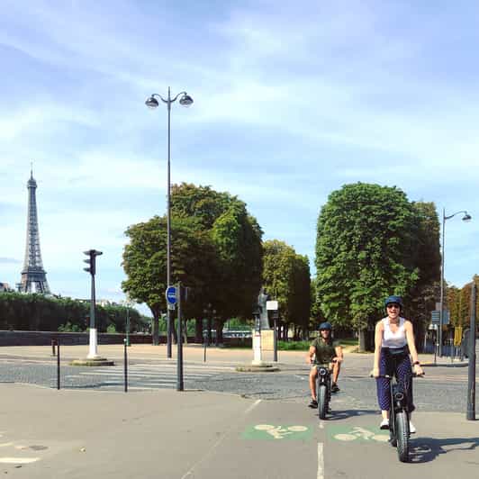 Paris: City Highlights Private Electric Bike Tour with video | GetYourGuide