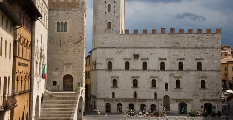 Todi: Wandeltour met gids door de oude stad | GetYourGuide