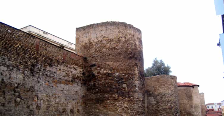 Roman Leon tour | GetYourGuide