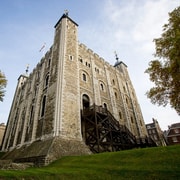 Tower of London: Opening Ceremony, Crown Jewels & Beefeaters | GetYourGuide