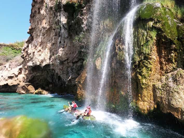 Disfruta de los acantilados de Nerja y Maro | GetYourGuide