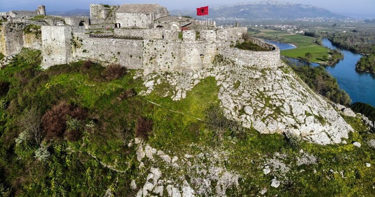 Fom Tirana: Lago Shkodra, Castelo Rozafa e cidade Lezha | GetYourGuide