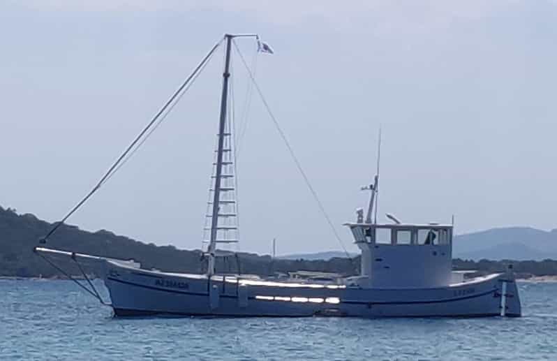 Porto-Vecchio : tour en bateau avec arrêts repas et baignade | GetYourGuide