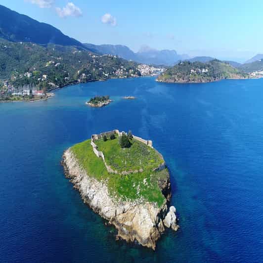 Atena: Bilet de feribot spre/de la Insula Poros | GetYourGuide