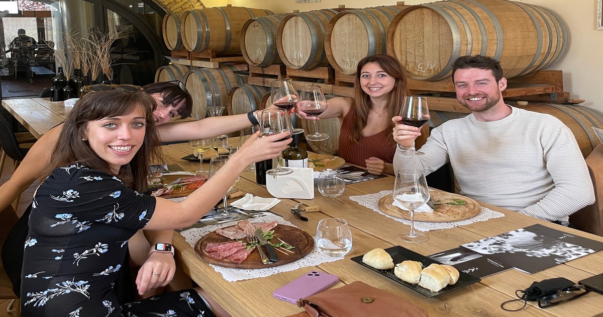 Au départ de Rome : dégustation dans une cave immergée entre les ...