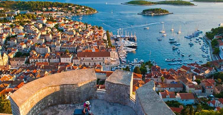 Split: Bol, Hvar, la isla de Pakleni y Solta Tour de día completo ...