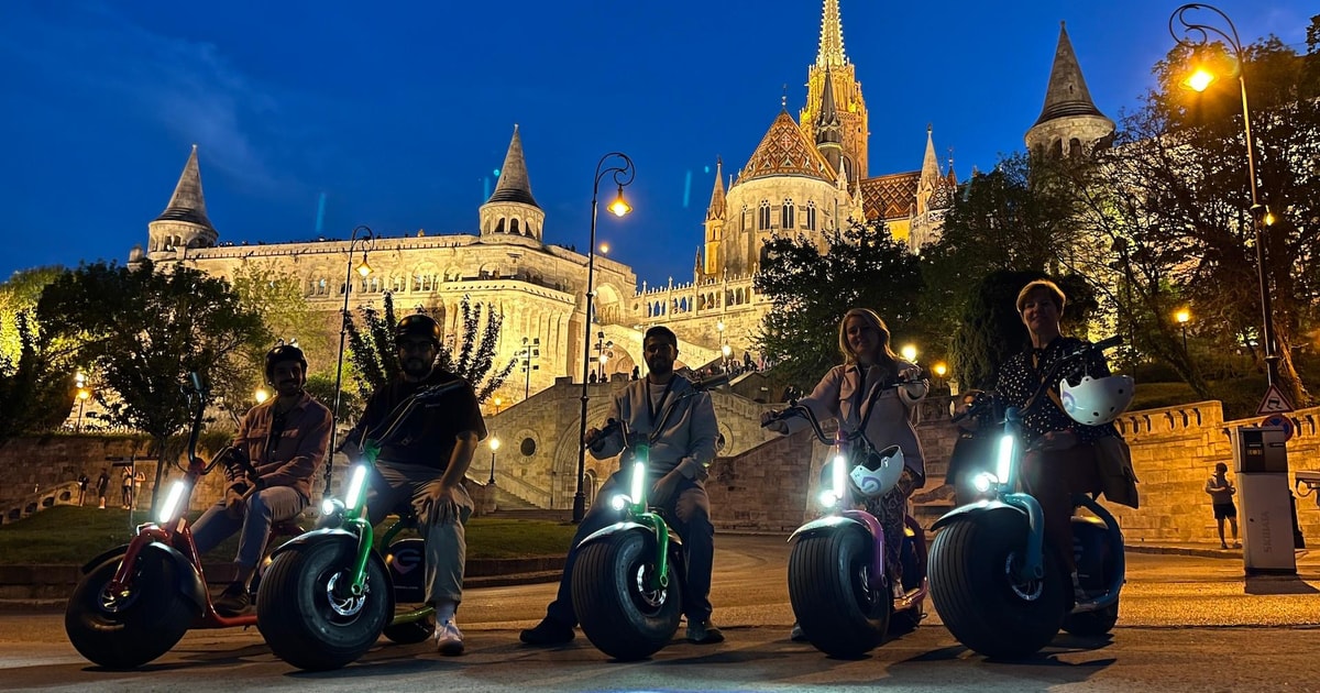 Budapest: Tour nocturno en MonsteRoller e-Scooter | GetYourGuide