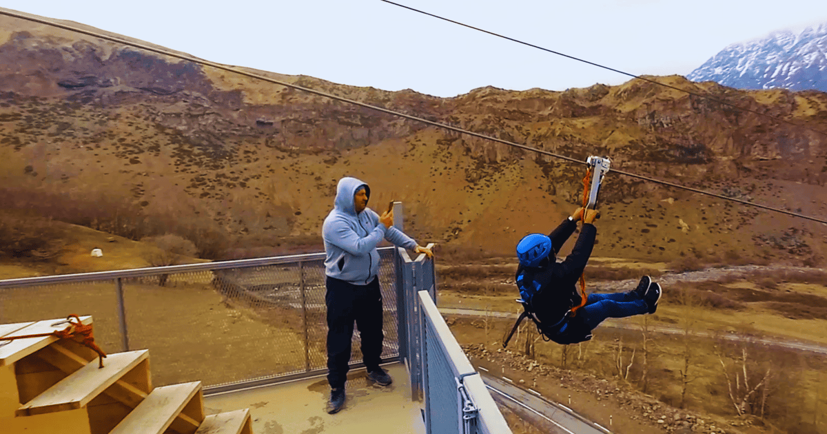 Aktivitu v horách je třeba vyzkoušet: Zip-line v Kazbegi | GetYourGuide