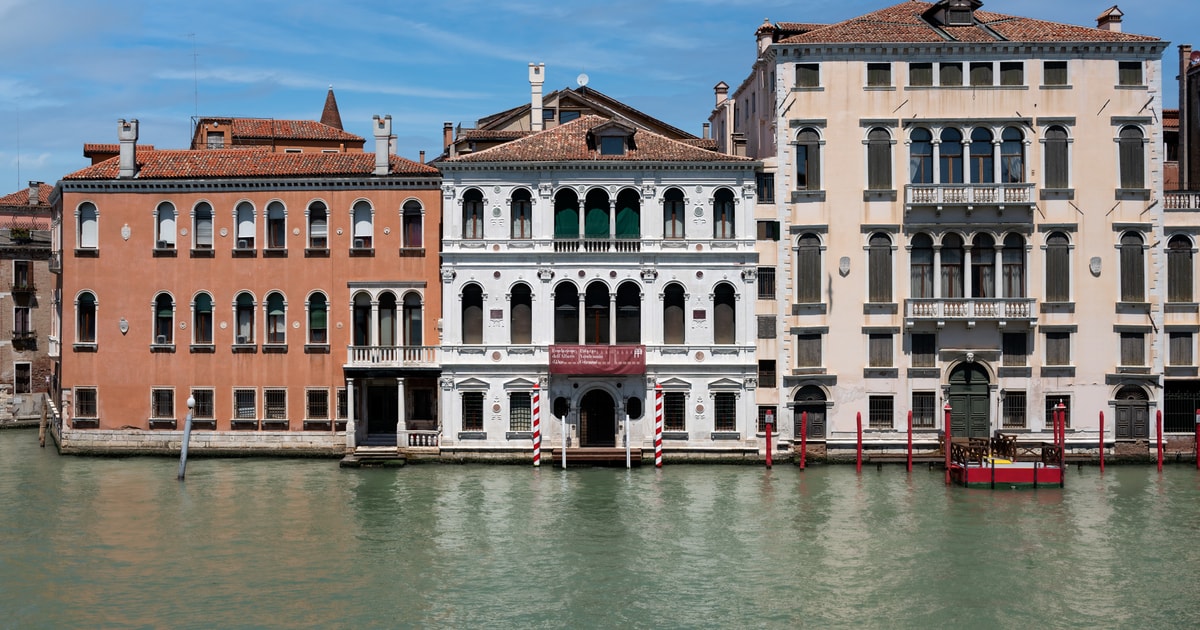 Venice: Nicolò Manucci & Nikos Aliagas Exhibits Entry Ticket | GetYourGuide