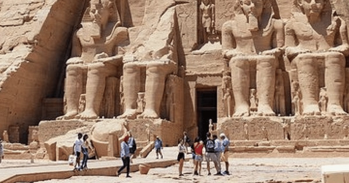 Da Assuan: tour privato di Abu Simbel con pranzo | GetYourGuide
