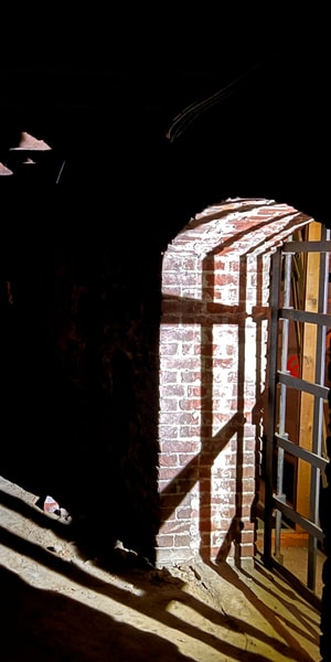 Portland: Underground Shanghai Tunnel Tour with Beer Tasting | GetYourGuide