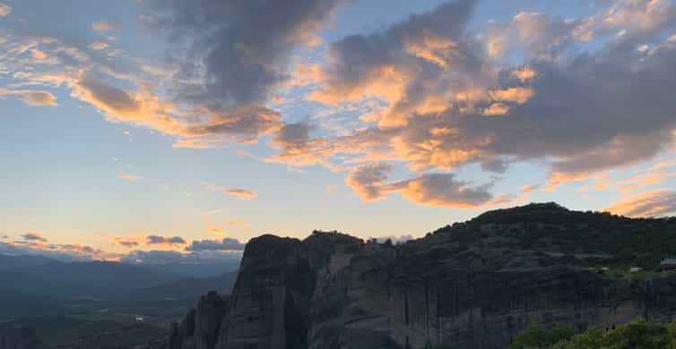 Kalabaka o Kastraki: Excursión al Atardecer en Meteora | GetYourGuide