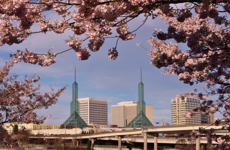 Portland: Sightseeing Tour with Columbia Gorge Waterfalls | GetYourGuide