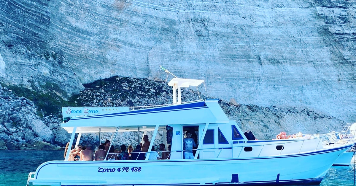 Lampedusa: boottocht met zwemstops en Italiaanse lunch | GetYourGuide