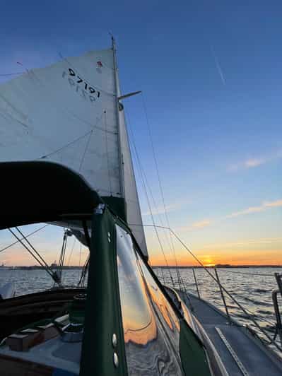 San Diego: Guided Sunset Sailing Cruise with Drinks | GetYourGuide