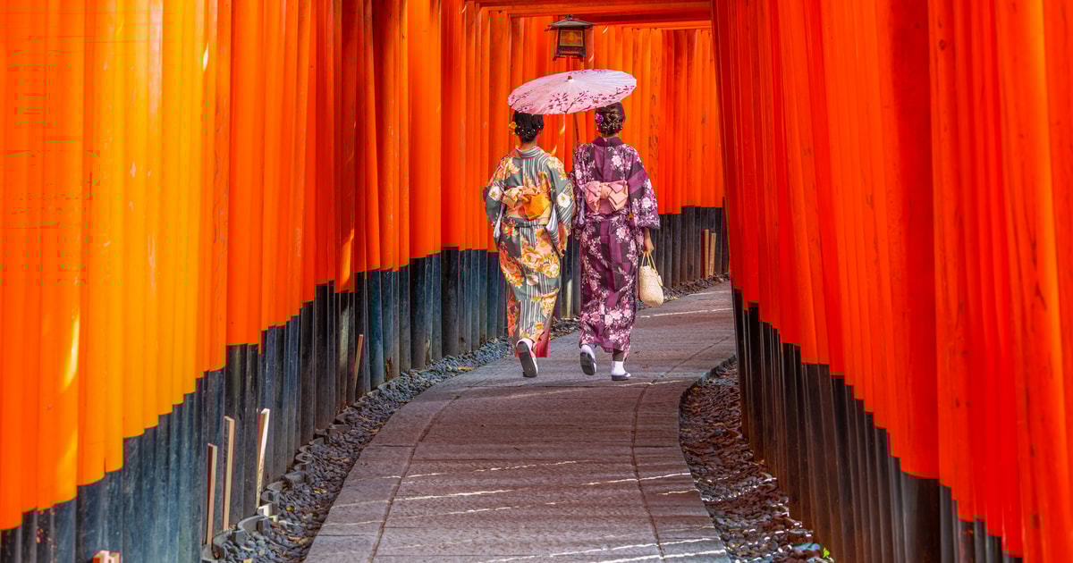 Kioto: Fushimi Inari Taisha Visita guiada a pie de última hora ...