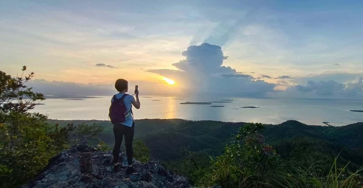 Puerto Princesa: Prywatny trekking o wschodzie słońca na górze Magarwak ...