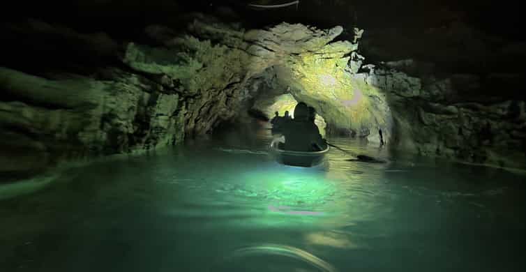 Pula: Peștera Albastră Luminată cu fundul transparent Kayak Night Tour ...