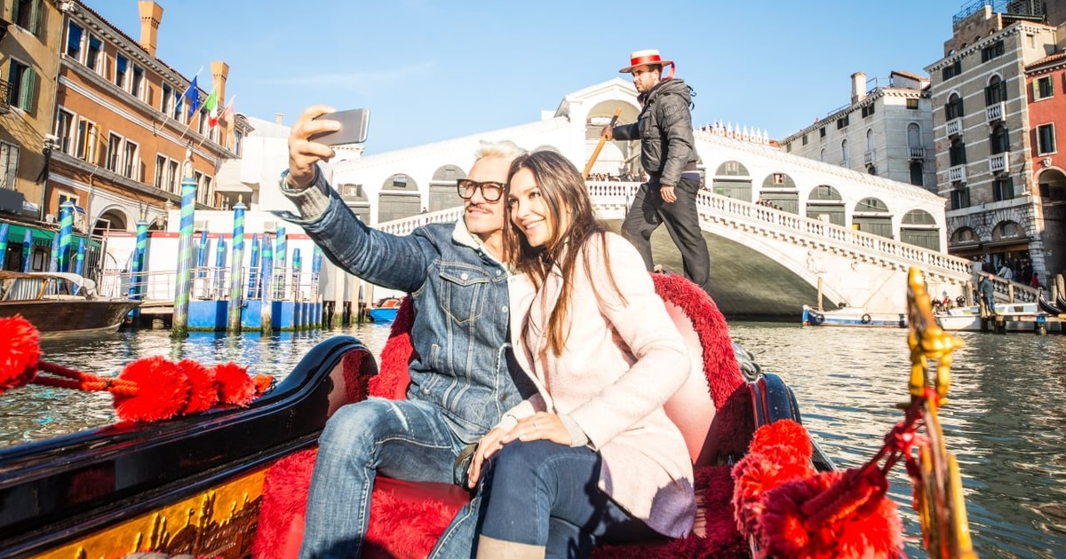 Venedig: Private Gondelfahrt auf dem Canal Grande | GetYourGuide