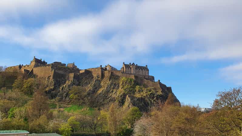 Edinburgh Castle: Highlights Tour with Fast Track Entry | GetYourGuide