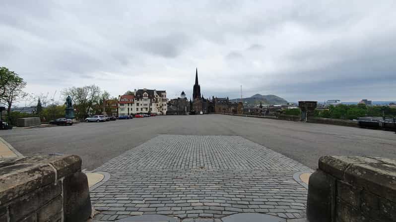 Edinburgh Castle: Highlights Tour with Fast Track Entry | GetYourGuide