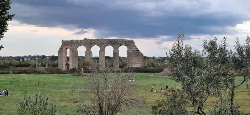 Rome: Mini hike to the ancient Parco degli Acquedotti | GetYourGuide
