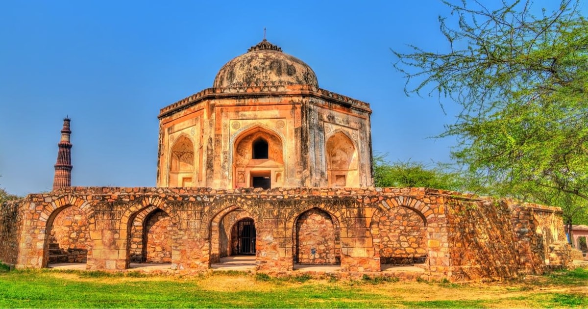 Delhi: Mehrauli con alcuni tour a piedi di siti importanti | GetYourGuide