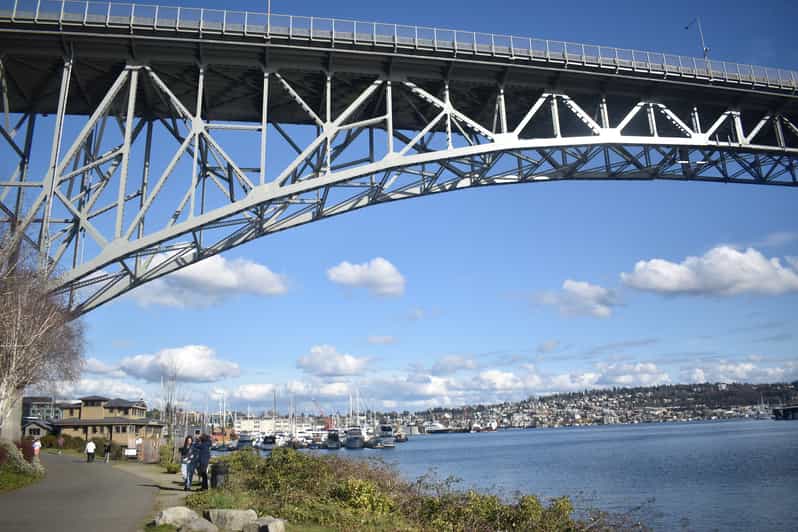 Seattle: Walking Tour with Craft Cocktails & Spirits Tasting | GetYourGuide