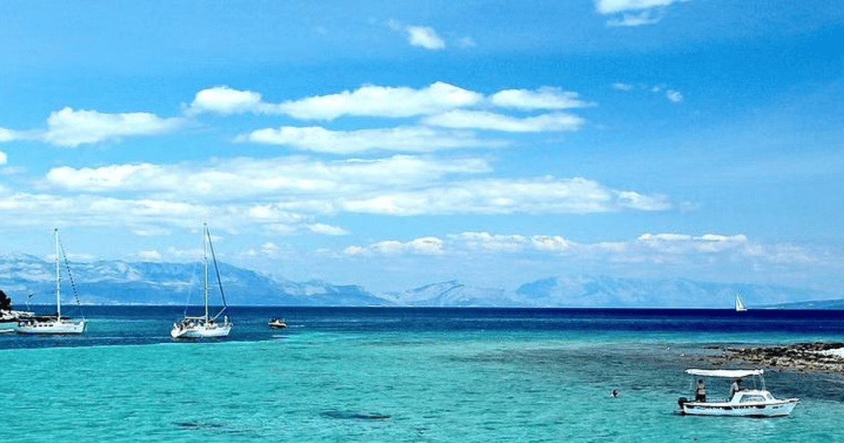 Ab Split: Inseln & Blaue Lagune Kreuzfahrt mit Mittagessen & Getränken ...
