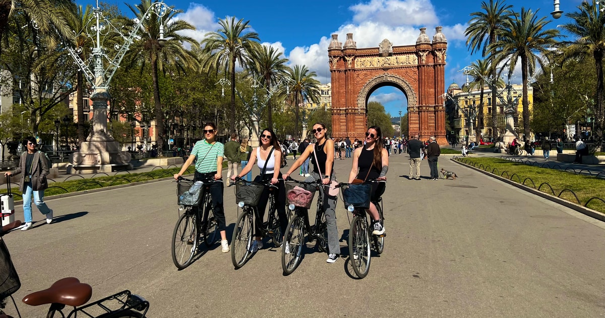 Barcellona: Punti salienti della città con guida in bicicletta ...