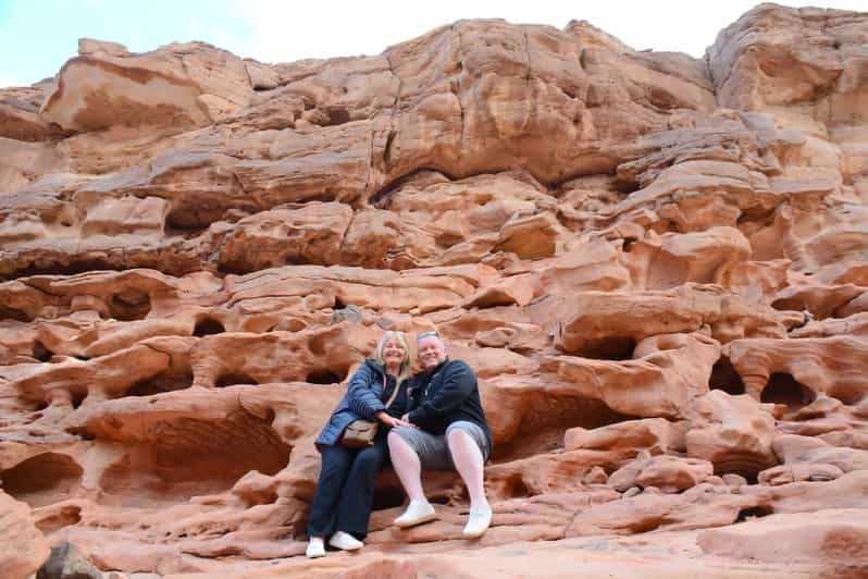 Sharm El Sheikh: Gaura albastră, Canionul colorat Salama, Jeep 4*4 | GetYourGuide