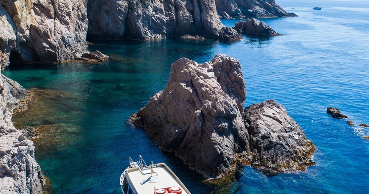 From Barcelona: Tossa de Mar Glass-Bottom Boat Tour and Hike | GetYourGuide
