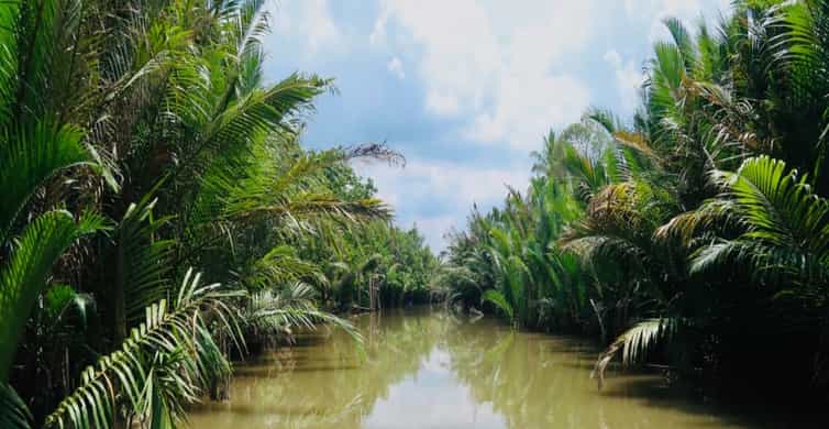 Ben Tre: pec na cihly, továrna na kokosové ořechy a med, malý kanál ...
