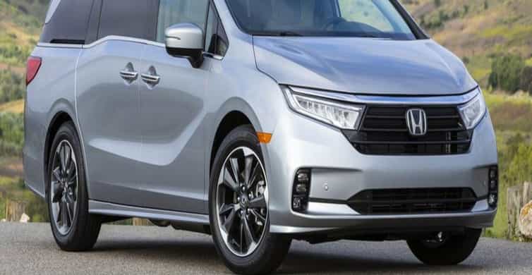 Dublin Airport: Private 1-Way Minivan Transfer to Dublin | GetYourGuide