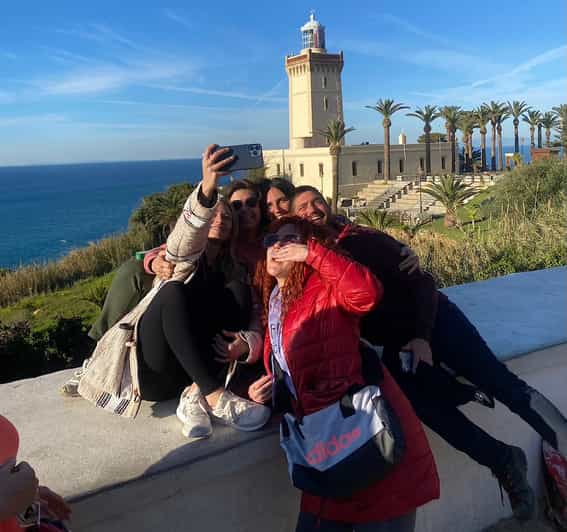 Tánger: Paseo en camello por la playa de Achakar al atardecer y cena ...