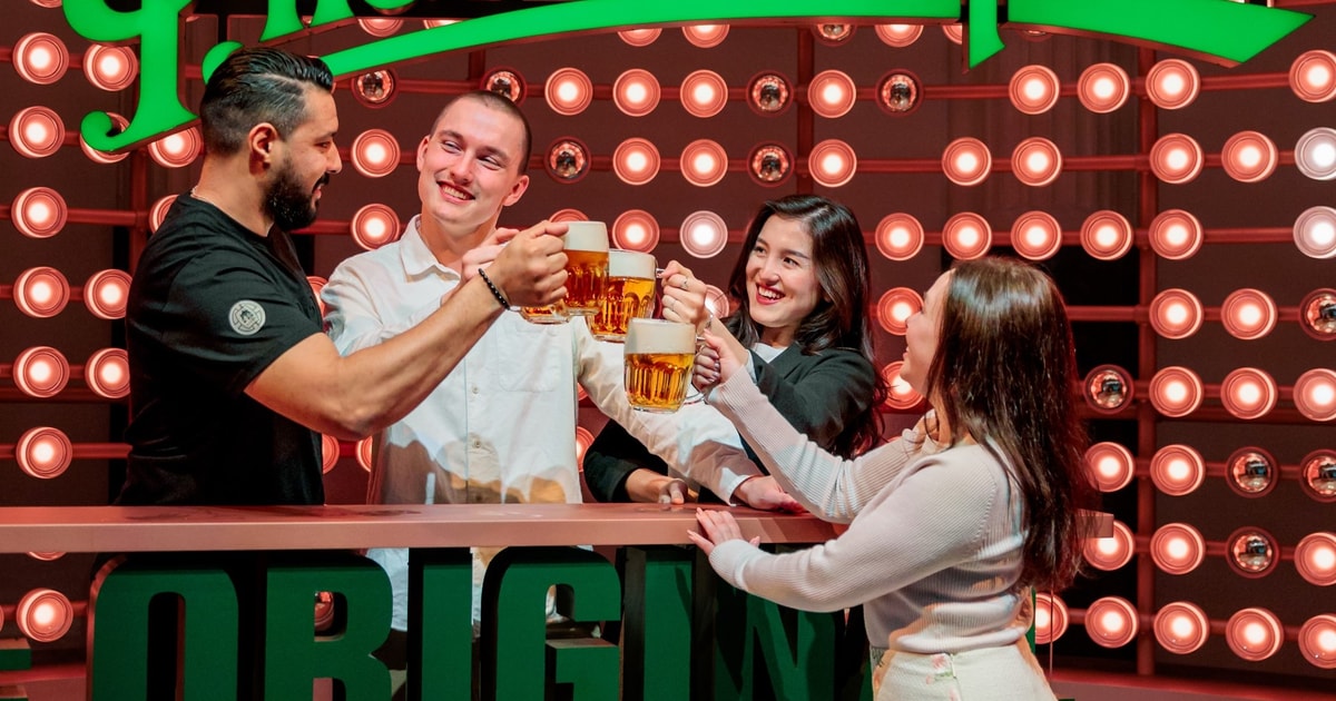 Praha: Plzeňský Prazdroj: Prohlídka piva Pilsner Urquell a láhev s ...