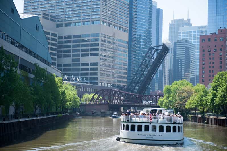 Chicago: Architecture Center Cruise on Chicago's First Lady | GetYourGuide