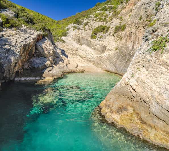 Von Hvar aus: Blaue Höhle, Vis, Pakleni Inseln Private Bootstour ...