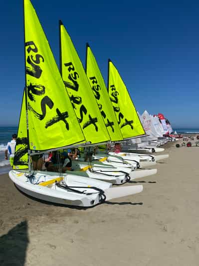 Rome: zeilles met instructeur | GetYourGuide