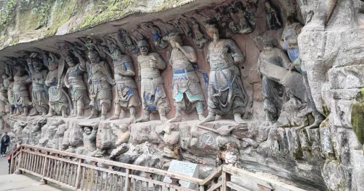 Desde Chongqing: Excursión Privada de Día Completo a las Esculturas ...