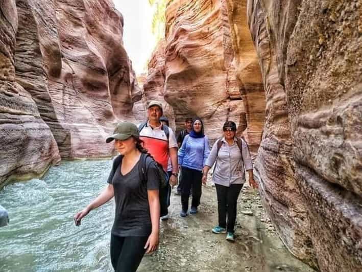 Gawr as-Safi: Wadi Al Hasa Trail Trek s průvodcem na 1 den | GetYourGuide