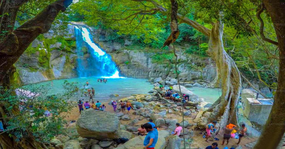 エラ：- エラワラ滝へのプライベートトゥクトゥク送迎 | GetYourGuide