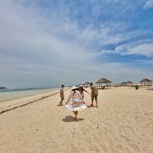 Doha: Al Safliya Island Boat Tour with Drinks | GetYourGuide