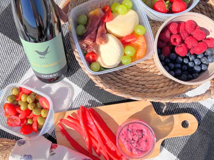 Lissabon: Strand-Brunch-Picknick mit Aufbau und Transfers | GetYourGuide