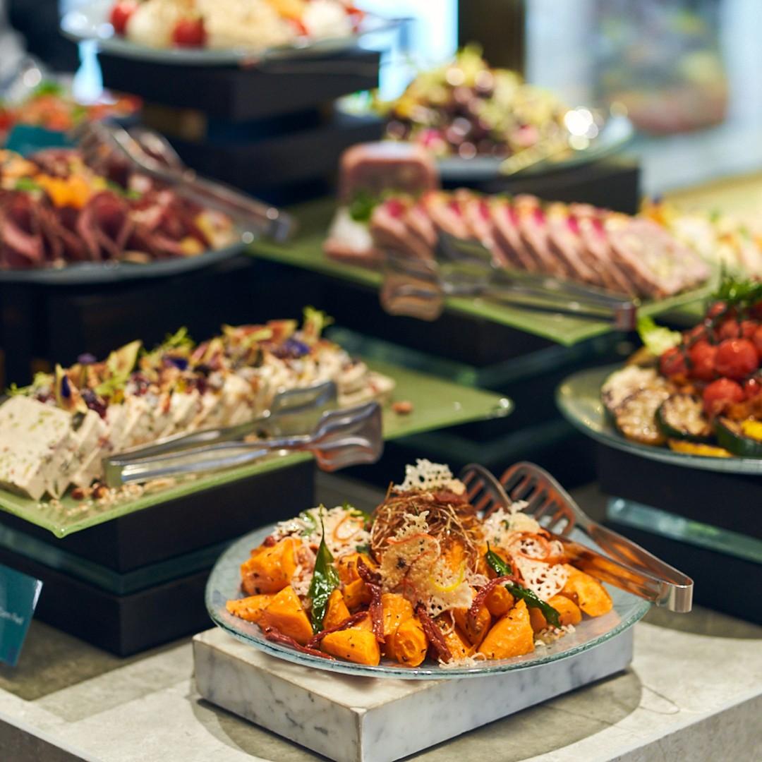 Dubai: Buffet Dinner at Saffron in Atlantis the Palm | GetYourGuide