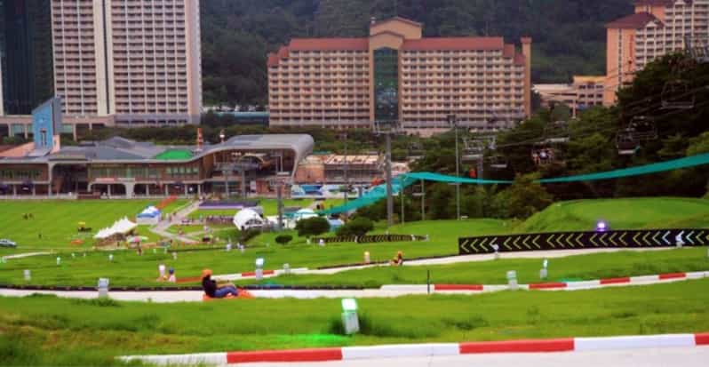 Seoul: LEGOLAND Korea-reis met rodelracewagen of railfiets | GetYourGuide