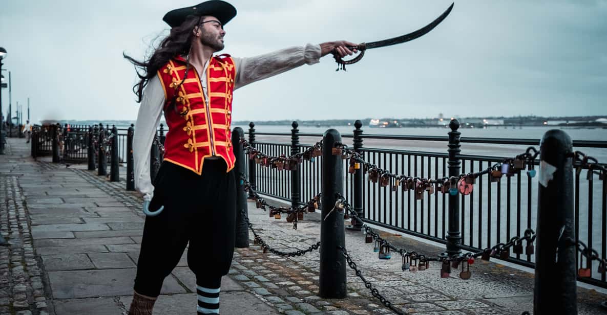 Liverpool: Pirate Pub Crawl & Tour en barco | GetYourGuide