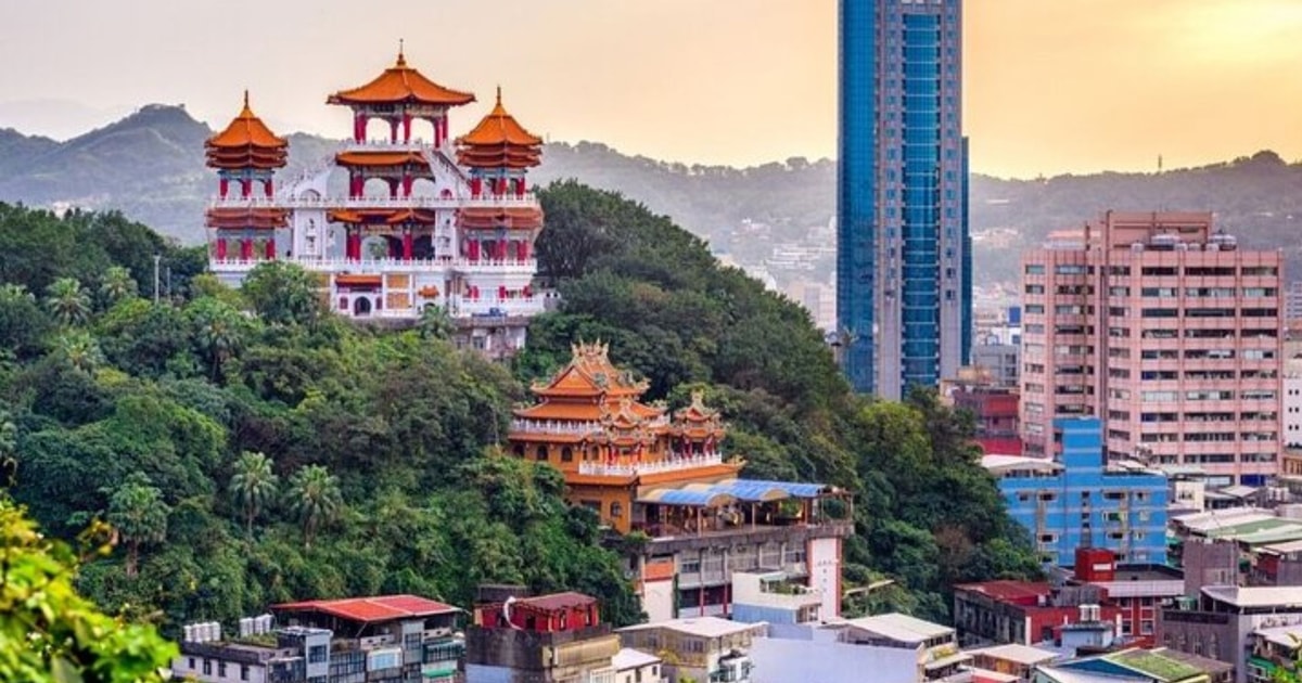 Taipei: Private custom tour with a local guide | GetYourGuide